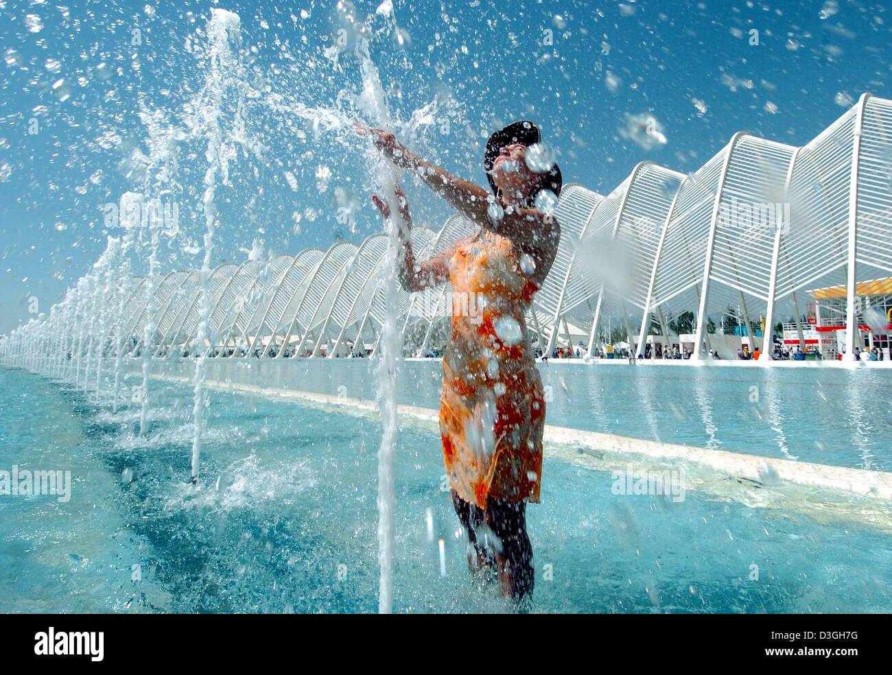 Fountain water going up down hi-res stock photography and images - Alamy