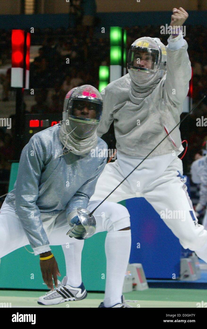 (dpa) - (from L:) American fencer Keeth Smart and french Damien Touya ...