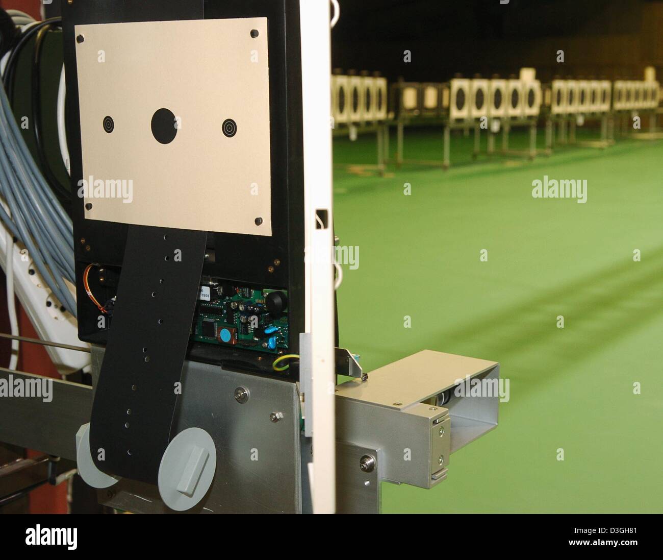 (dpa) - The electronic 'running target system' records the hits of ...