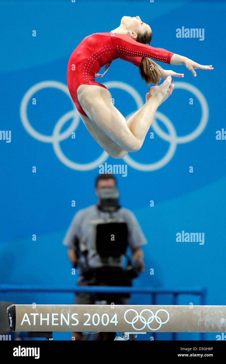 (dpa) - US gymnast Carly Patterson performs in the beam competition ...