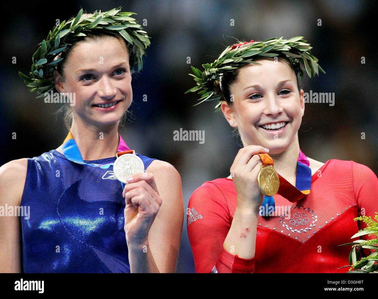 Dpa Russian Gymnast Svetlana Khorkina L And Carly Patterson Of