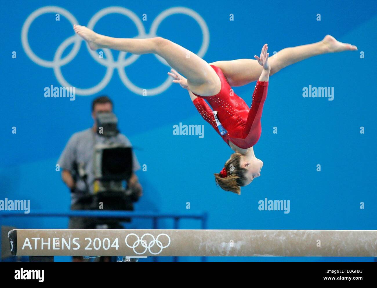 (dpa) - US gymnast Carly Patterson competes in the beam competition ...