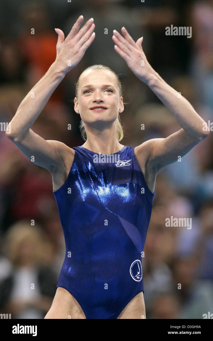 Dpa Russian Gymnast Svetlana Khorkina Smiles And Waves To The Stock