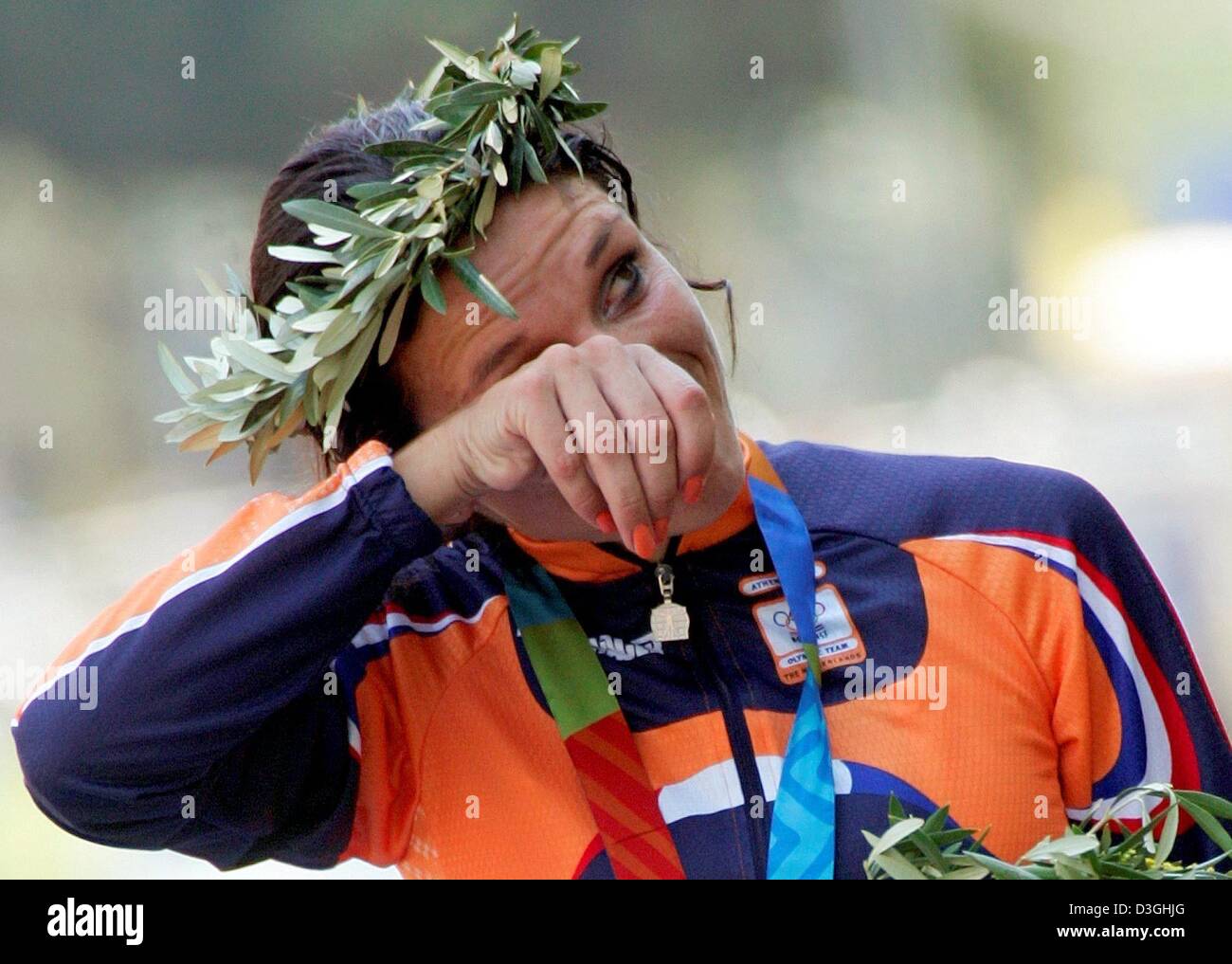 (dpa) - Dutch cyclist Leontien Zijlaard van Moorsel smiles as she ...