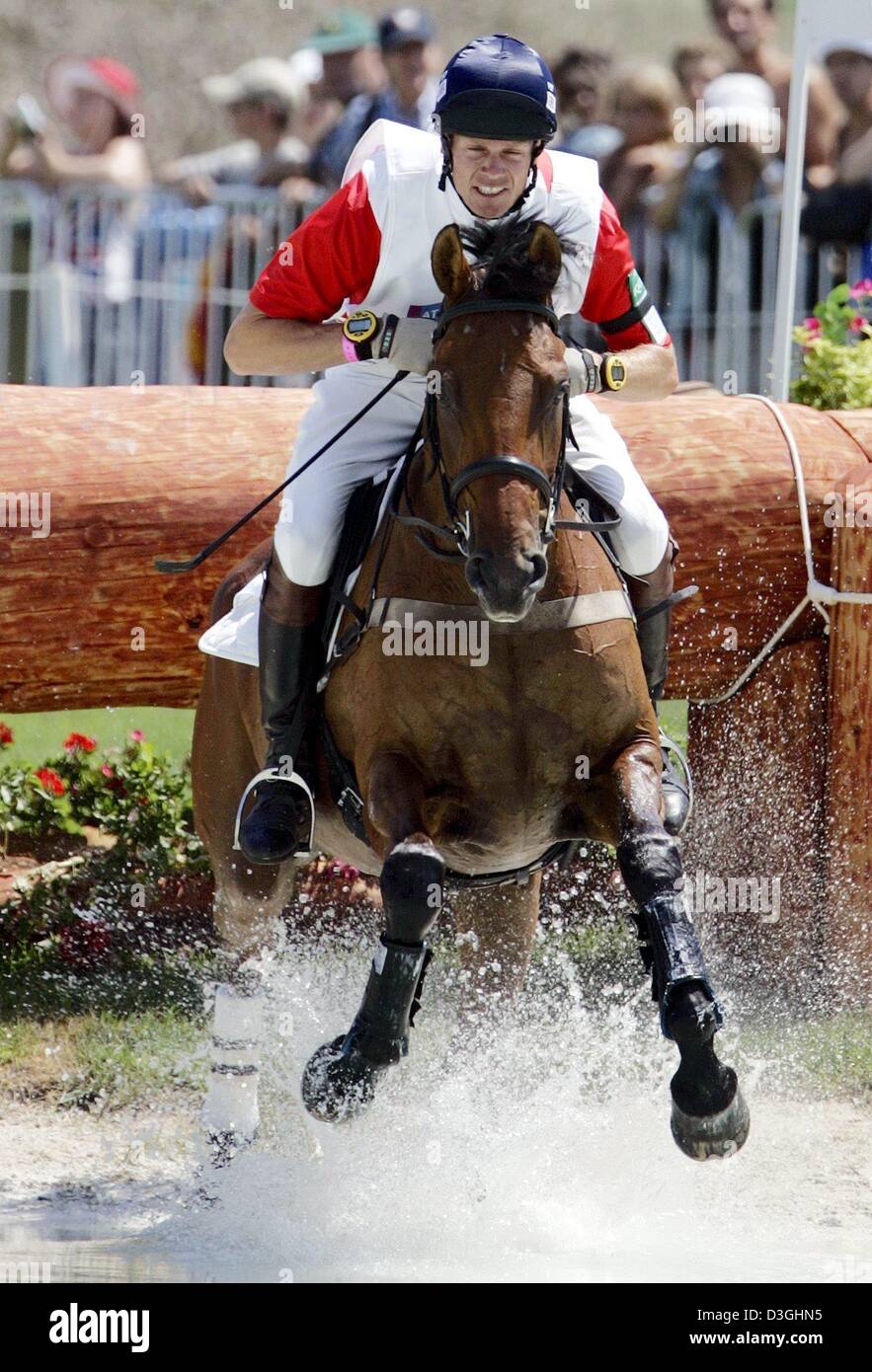 (dpa) - William Fox-Pitt of Great Britain rides his horse 'Tamarillo ...