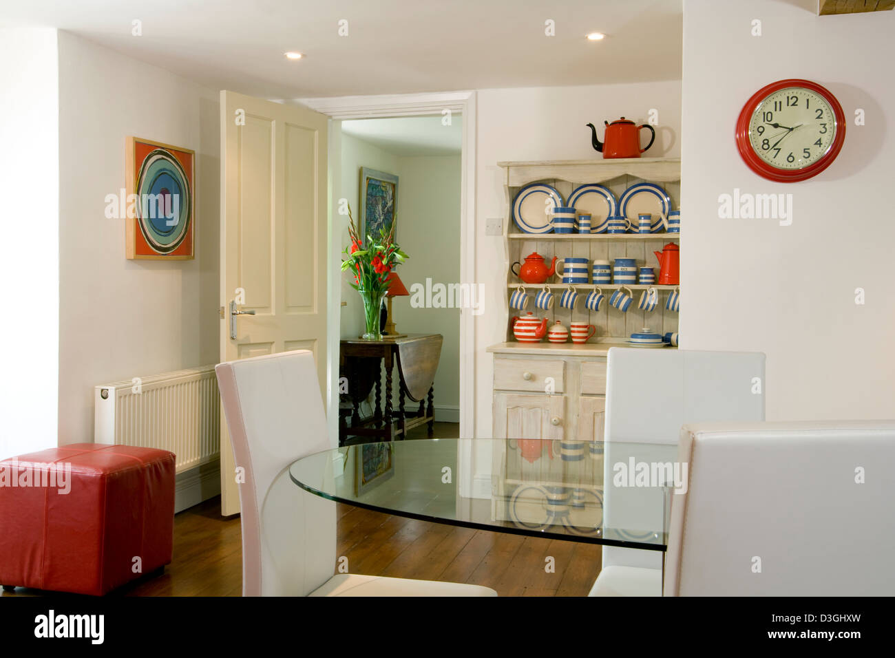 Light dining room red accent colours hi-res stock photography and ...