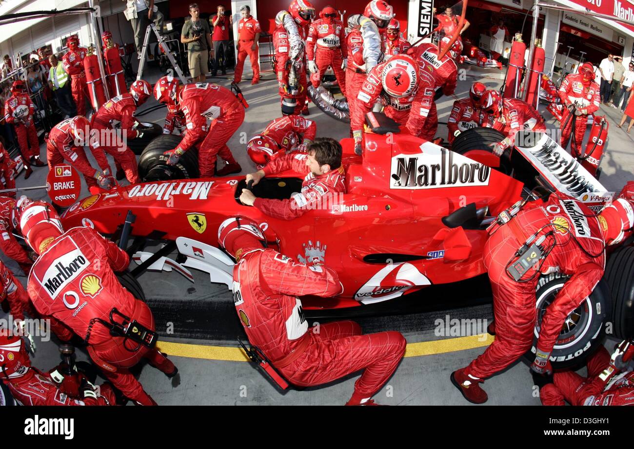 Formula 1 pit stop hi-res stock photography and images - Alamy