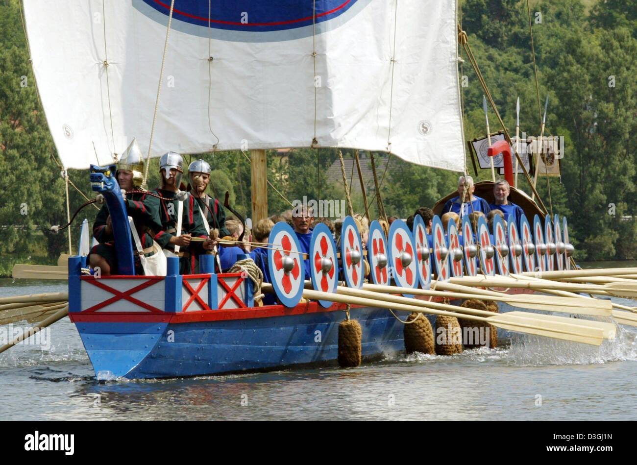 Roman rowing boat hi-res stock photography and images - Alamy