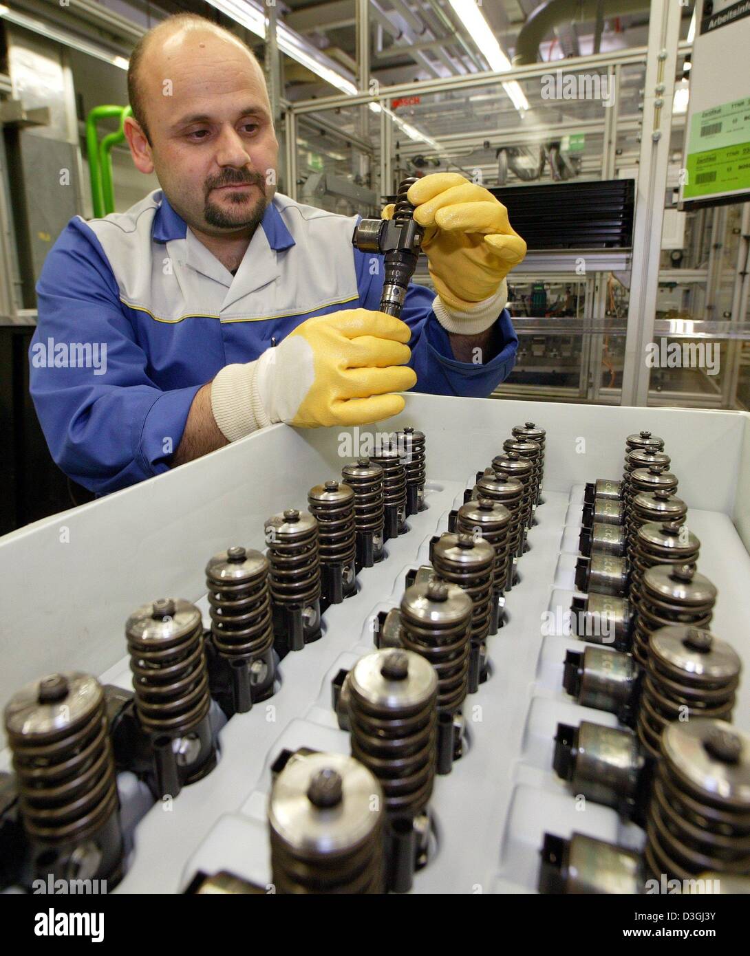 Open combustion chamber hi-res stock photography and images - Alamy