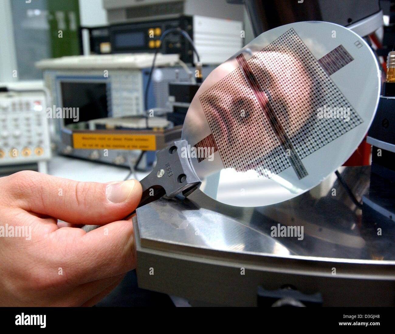 Microtechnologies hi-res stock photography and images - Alamy