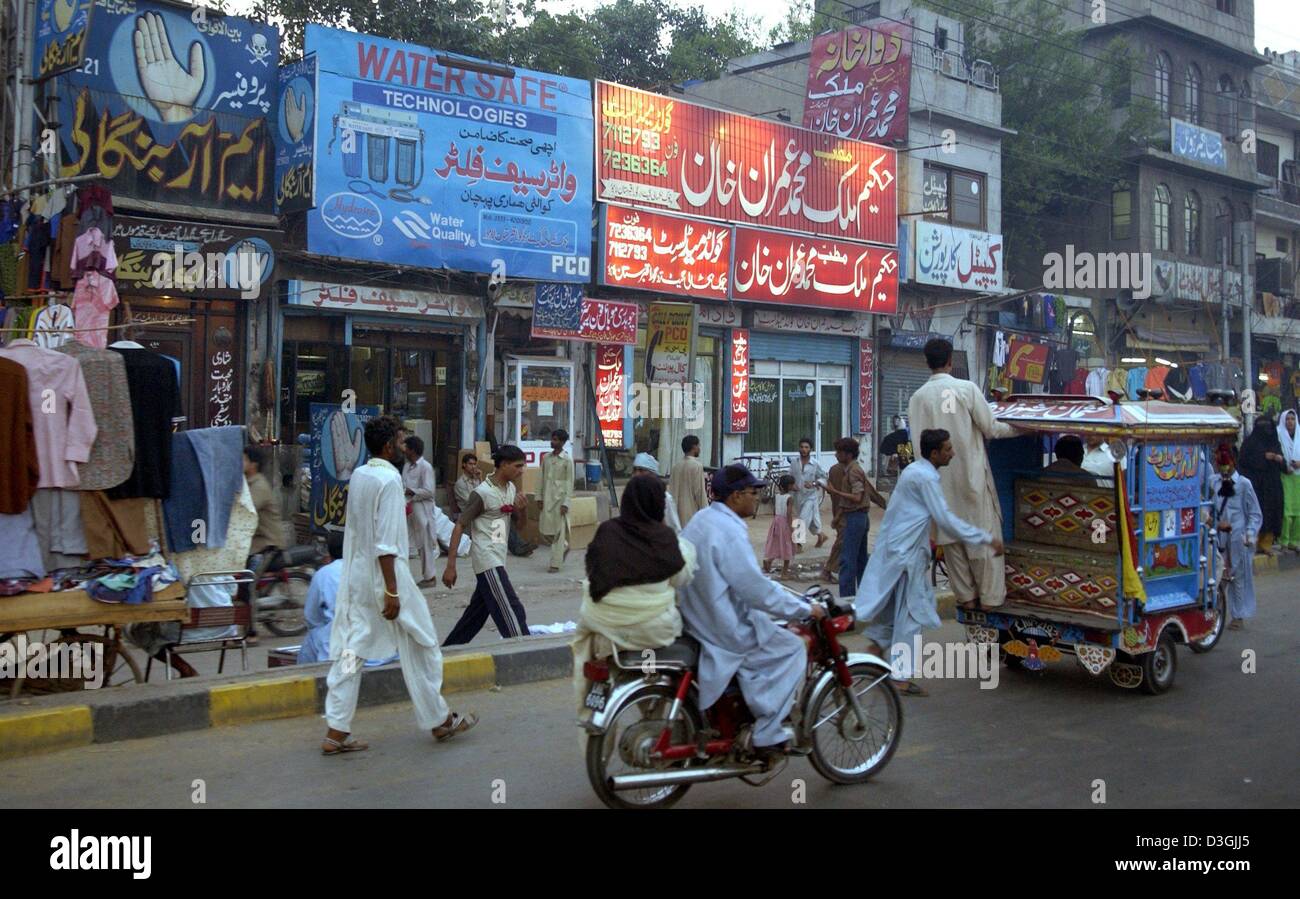 (dpa) - The streets are full of vibrant life in Lahore, Pakistan, 22 ...