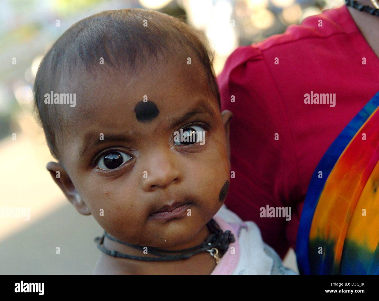 Hindu symbol on forehead hi-res stock photography and images - Alamy