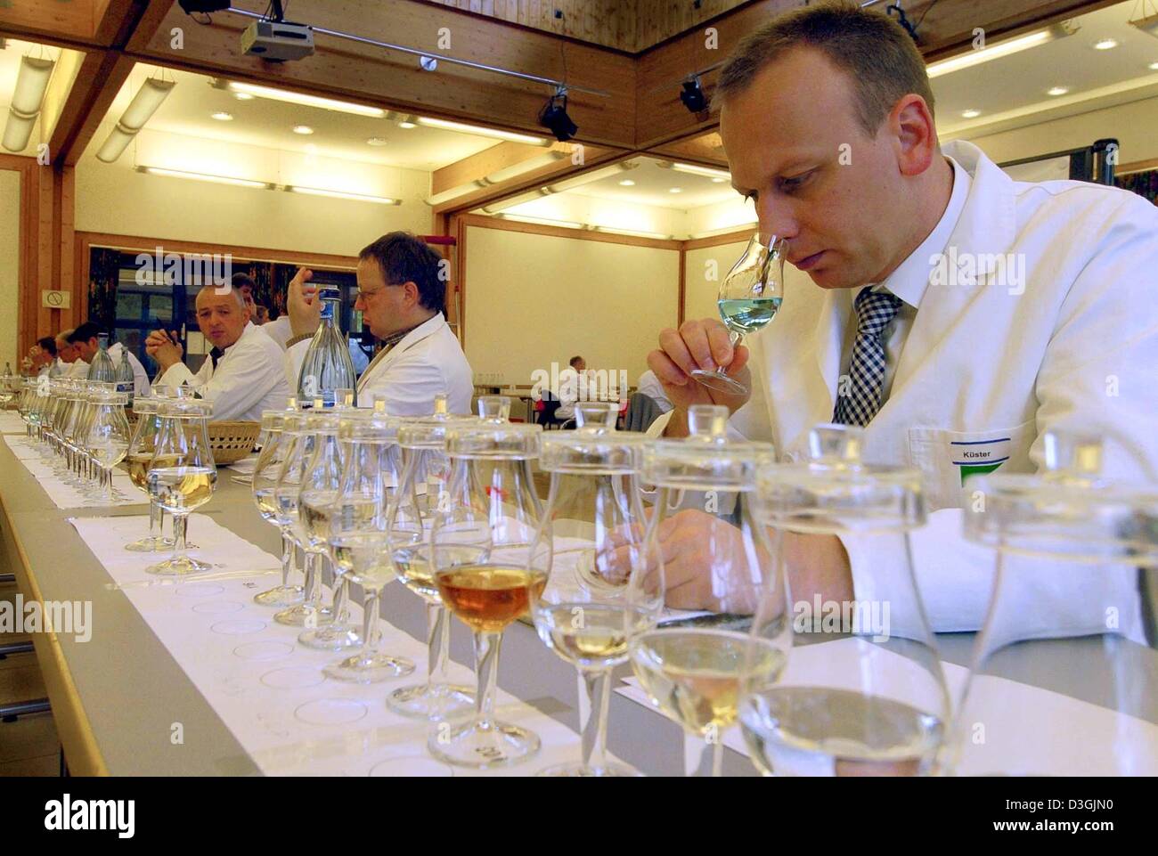 Dlg hi-res stock photography and images - Alamy