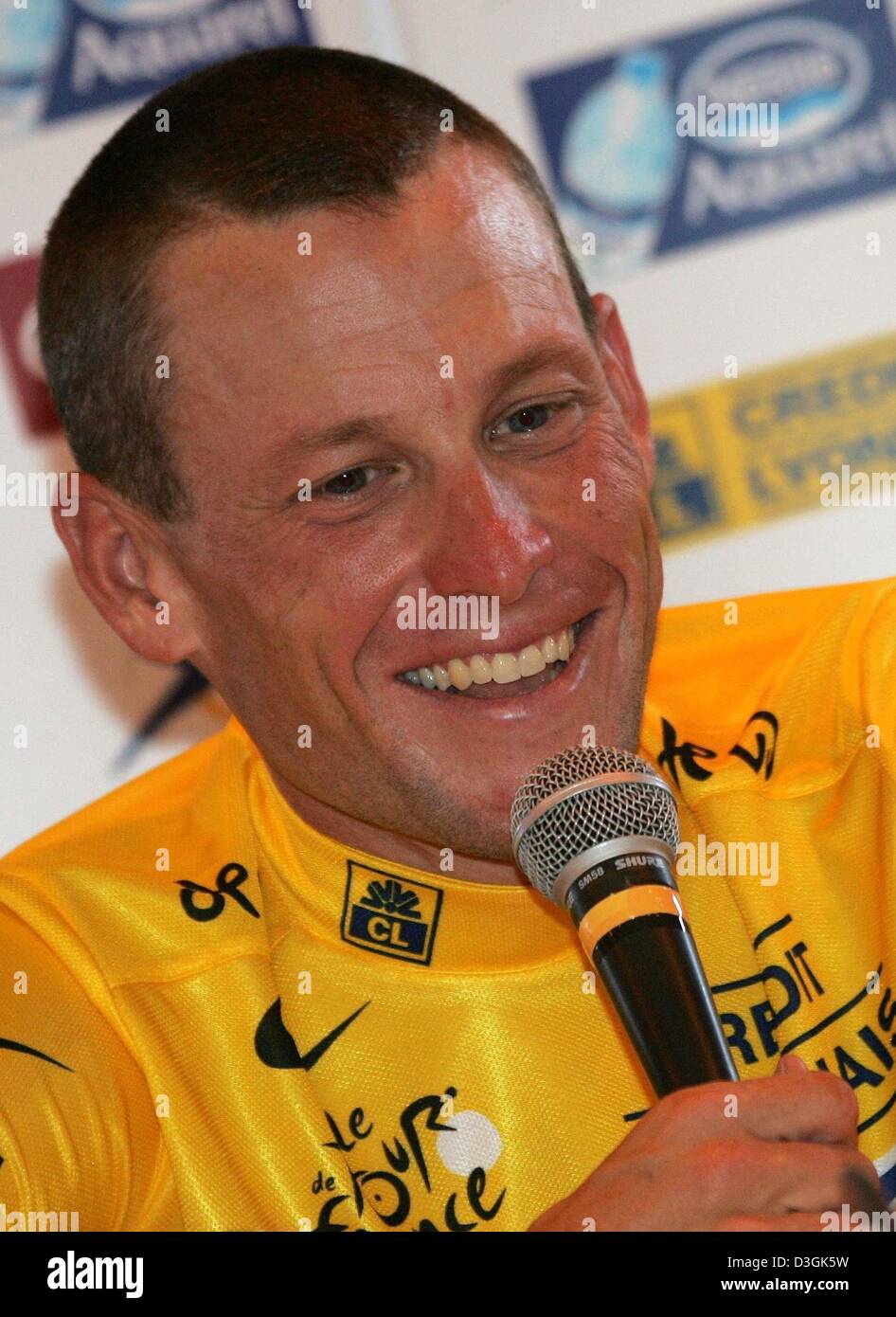 (dpa) - US Postal team rider Lance Armstrong from the US laughs during ...