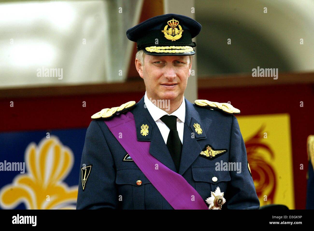 (dpa) - Crown prince Philippe of Belgium, dressed in his uniform ...