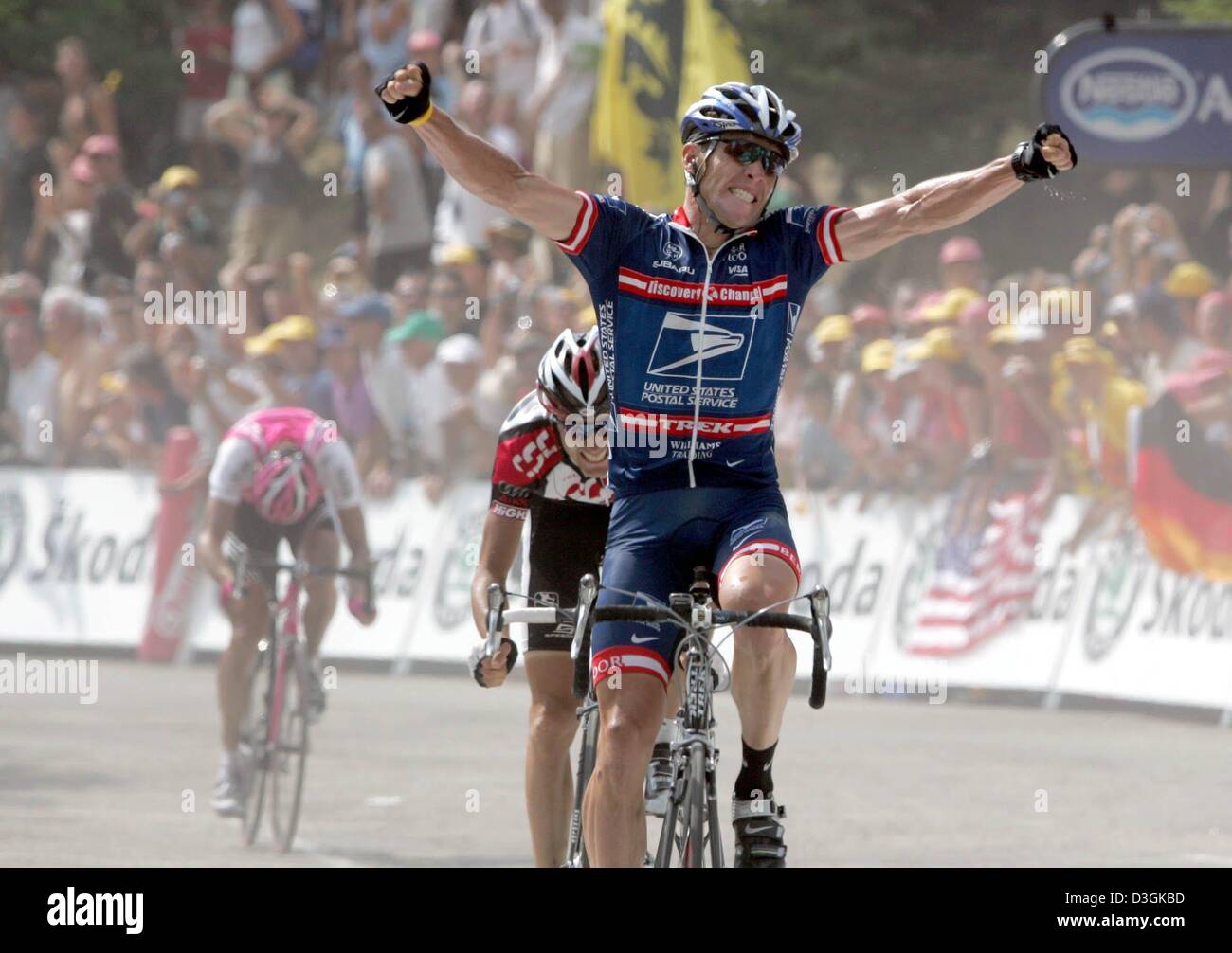 Tour france winner lance armstrong hi-res stock photography and images ...