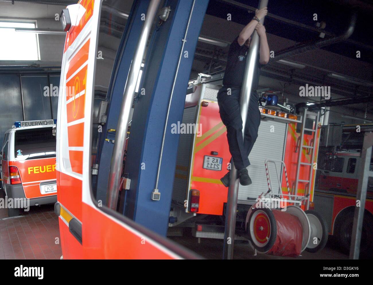 Disasters accidents dis emergency planning sliding pole fire brigade ...