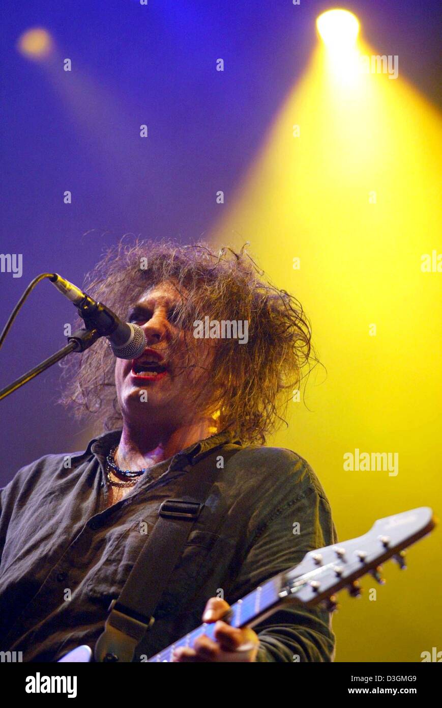 (dpa) - Robert Smith, singer and guitarist of the British band 'The ...