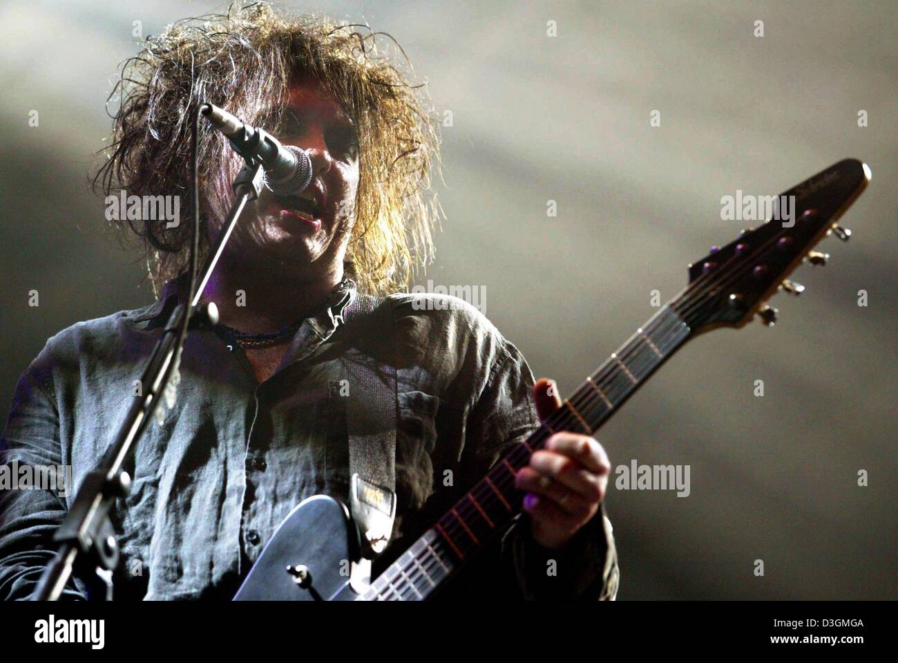 Arts culture entertainment ace music singing microphone guitar germany ...