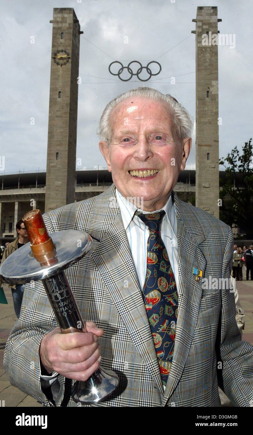 1936 germany olympic fire hi-res stock photography and images - Alamy