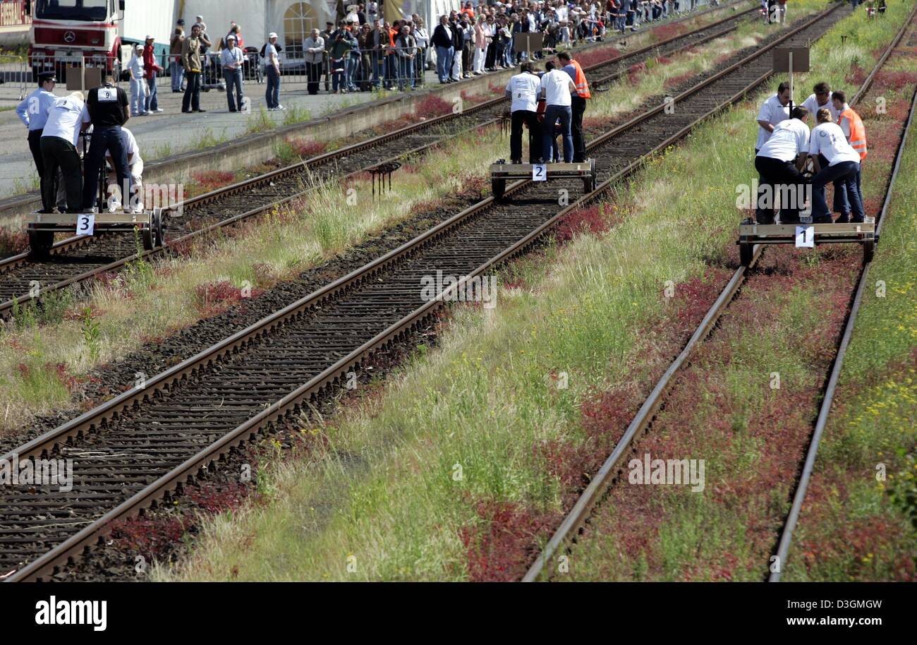 Handcar race hi-res stock photography and images - Alamy