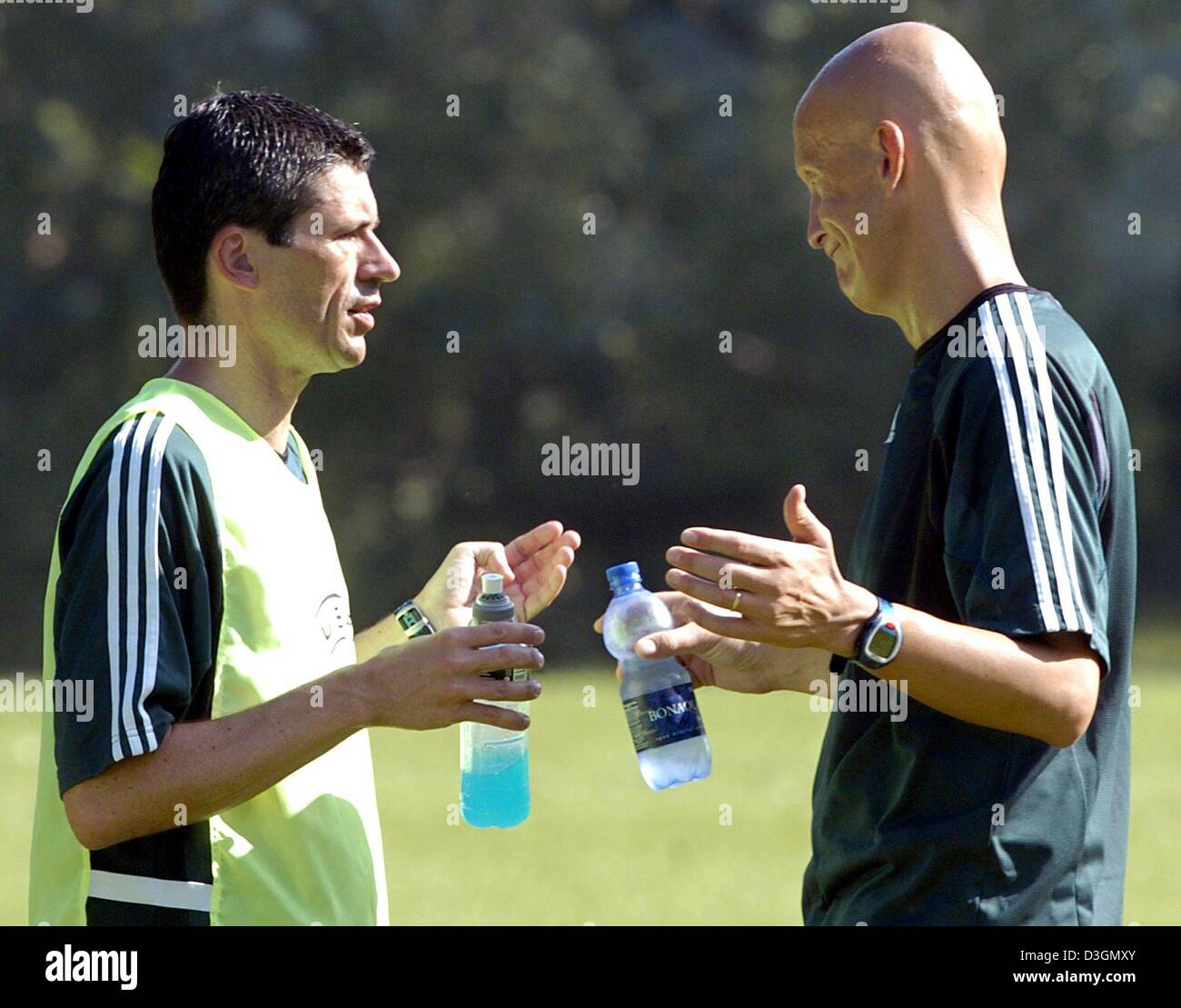 Sports spo soccer lying referee bald training portugal hi-res stock ...