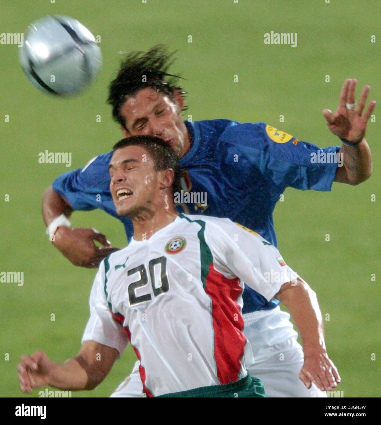 Sports spo soccer ball header heading duel duel jump portugal hi-res ...