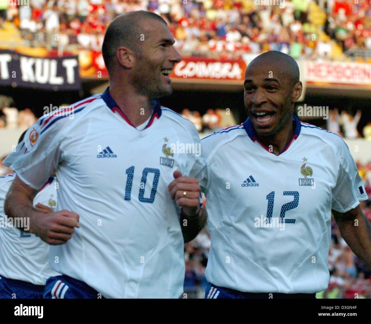 Thierry henry 2004 euro hi-res stock photography and images - Alamy