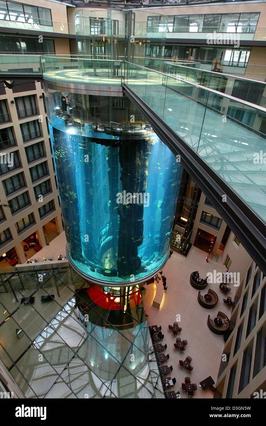 (dpa) - View of the 25 meter high aquarium pillar in the lobby of the ...