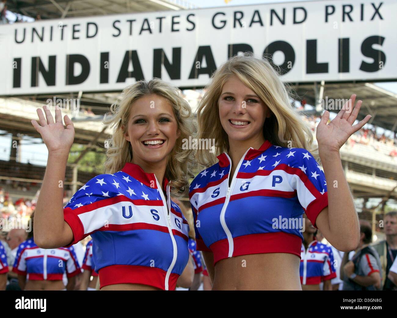 Formula one grid girls pose hi-res stock photography and images - Alamy