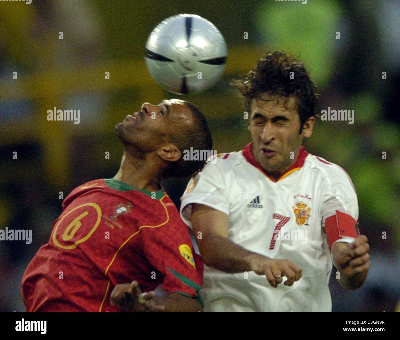 Sports spo soccer ball header duel fight facial expression portugal hi ...