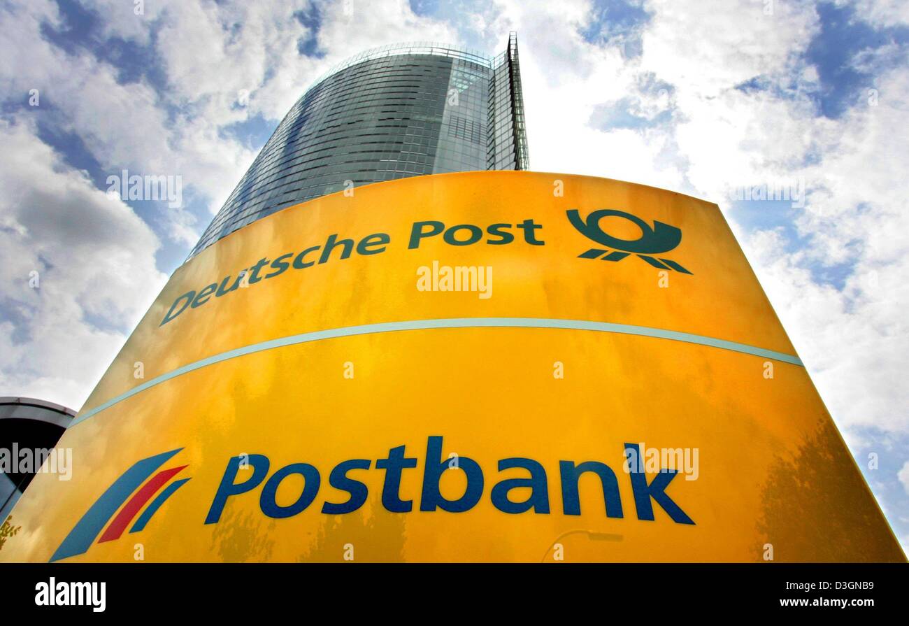 (dpa) - View of two signs of Deutsche Post and the Postbank in front of ...