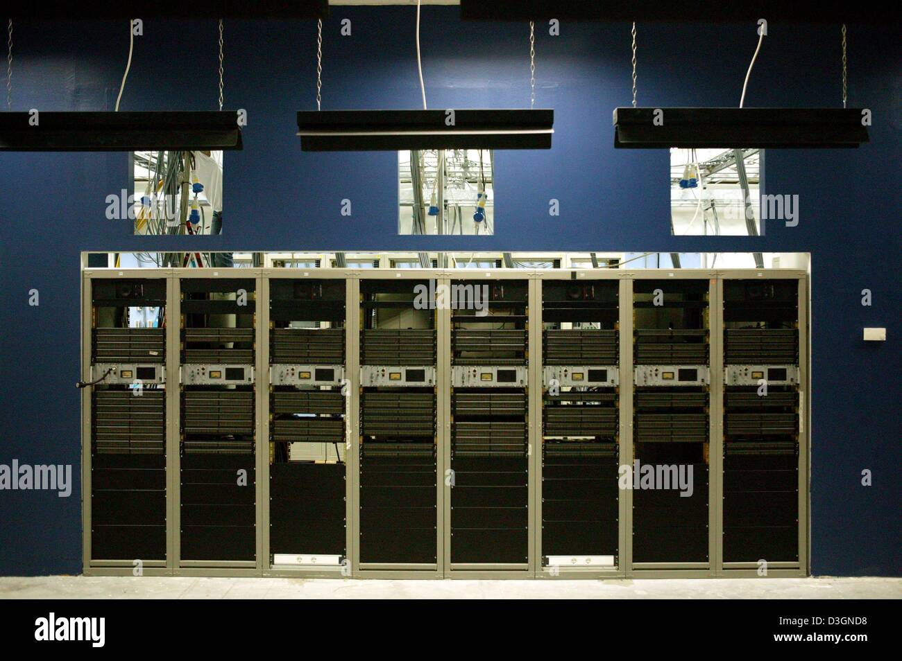 Radio broadcasting in greece hi-res stock photography and images - Alamy