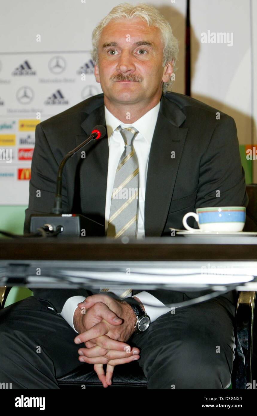 (dpa) - Rudi Voeller, team leader of the German national soccer team ...