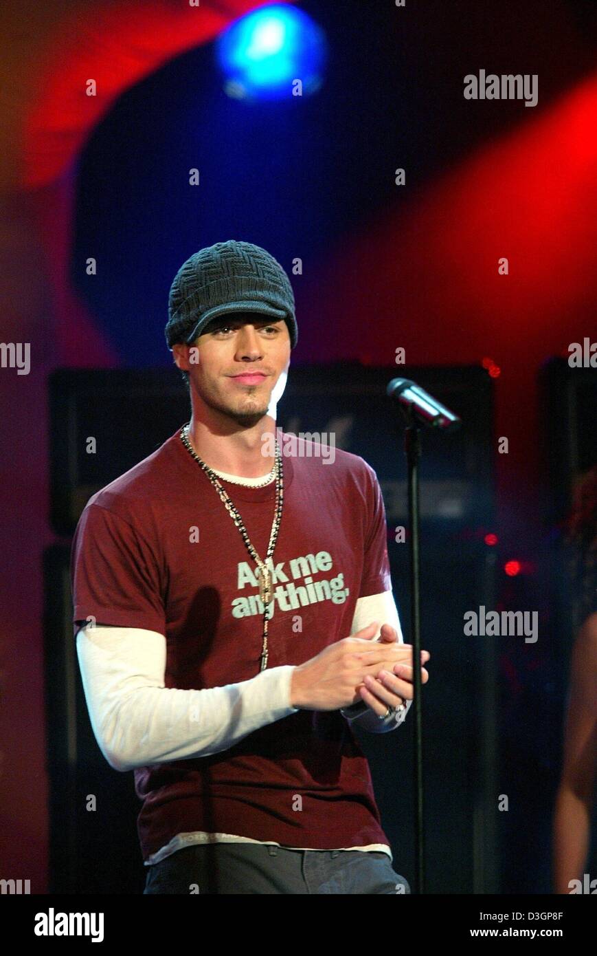 Arts culture entertainment ace music celebrities hat gesture smiling ...