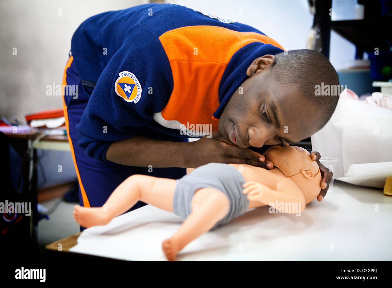 Children first aid lesson hi-res stock photography and images - Alamy