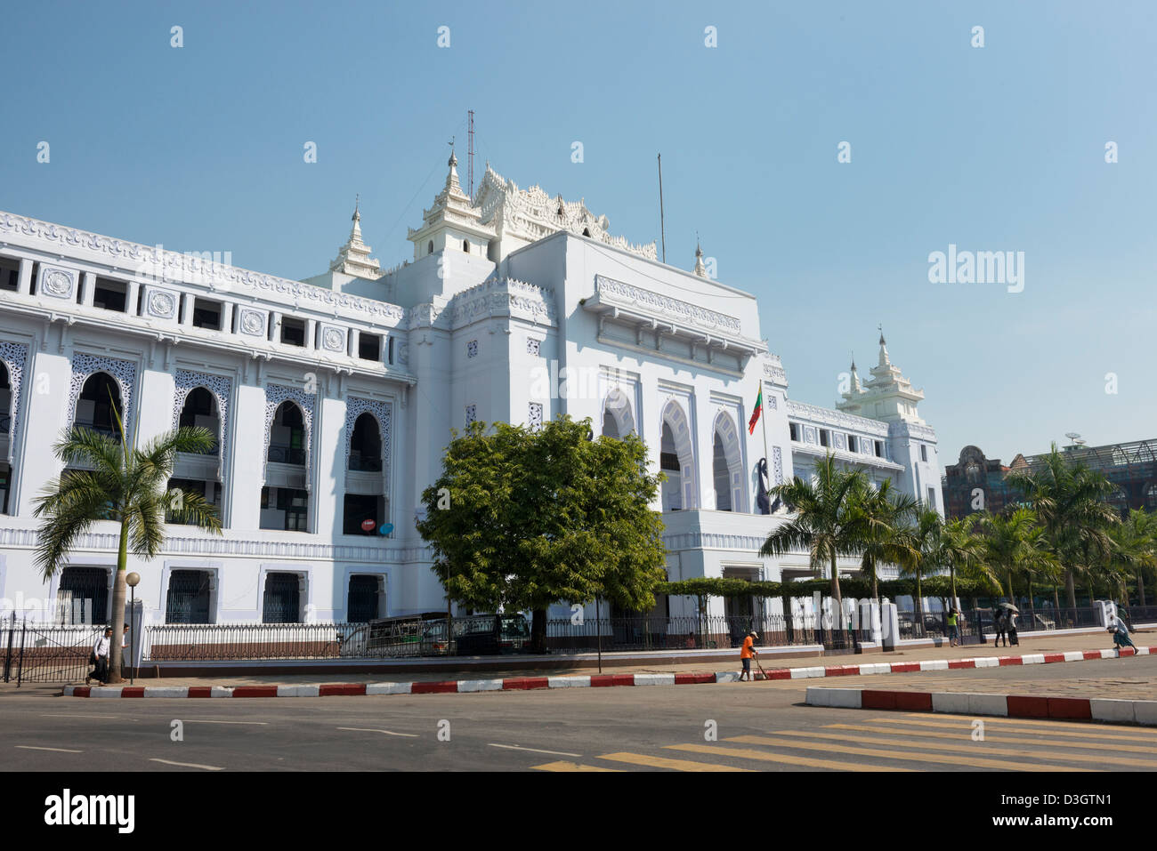 Yangon colonial building hi-res stock photography and images - Alamy