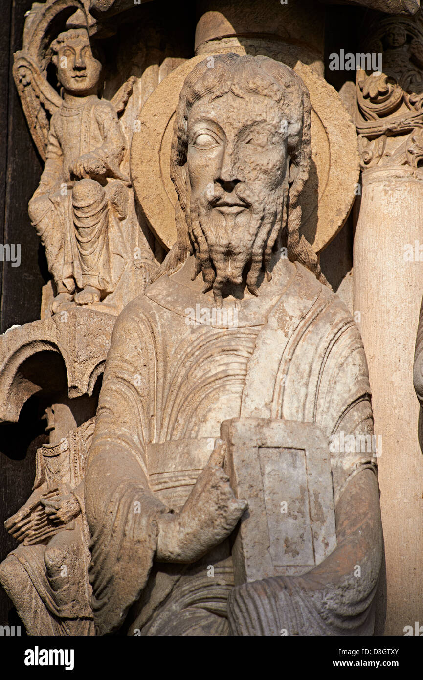 Statues chartres cathedral france hi-res stock photography and images ...