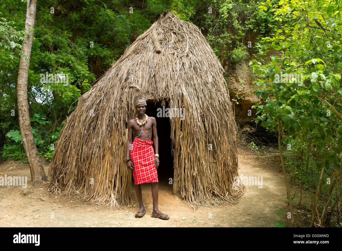 Elmolo man hut ngomongo village hi-res stock photography and images - Alamy