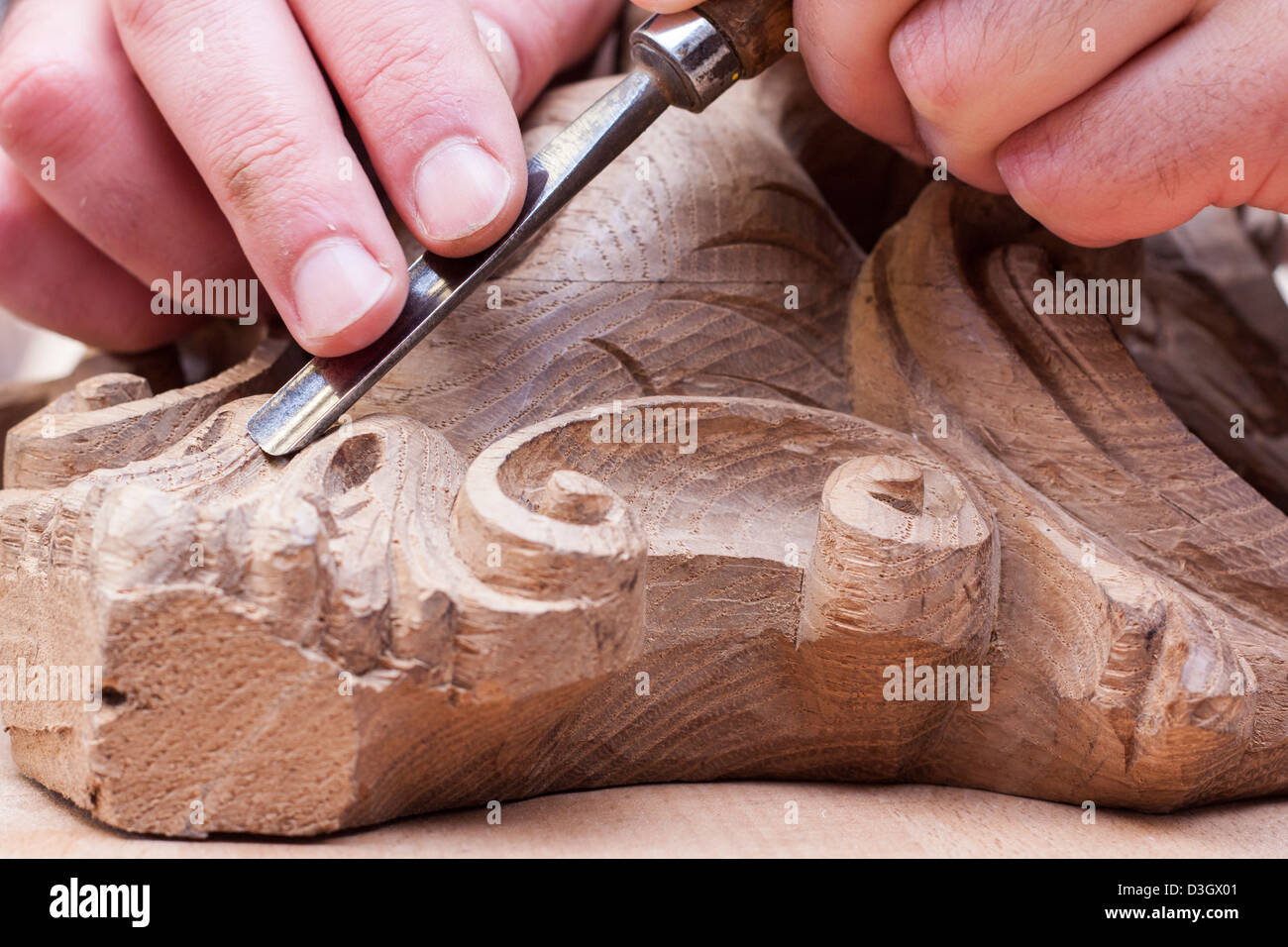 Wood carving carver chisel hammer hi-res stock photography and images ...