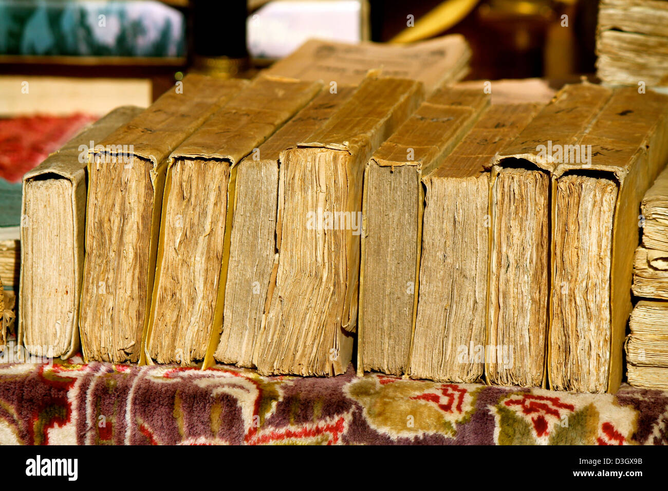 Antique trade hi-res stock photography and images - Alamy