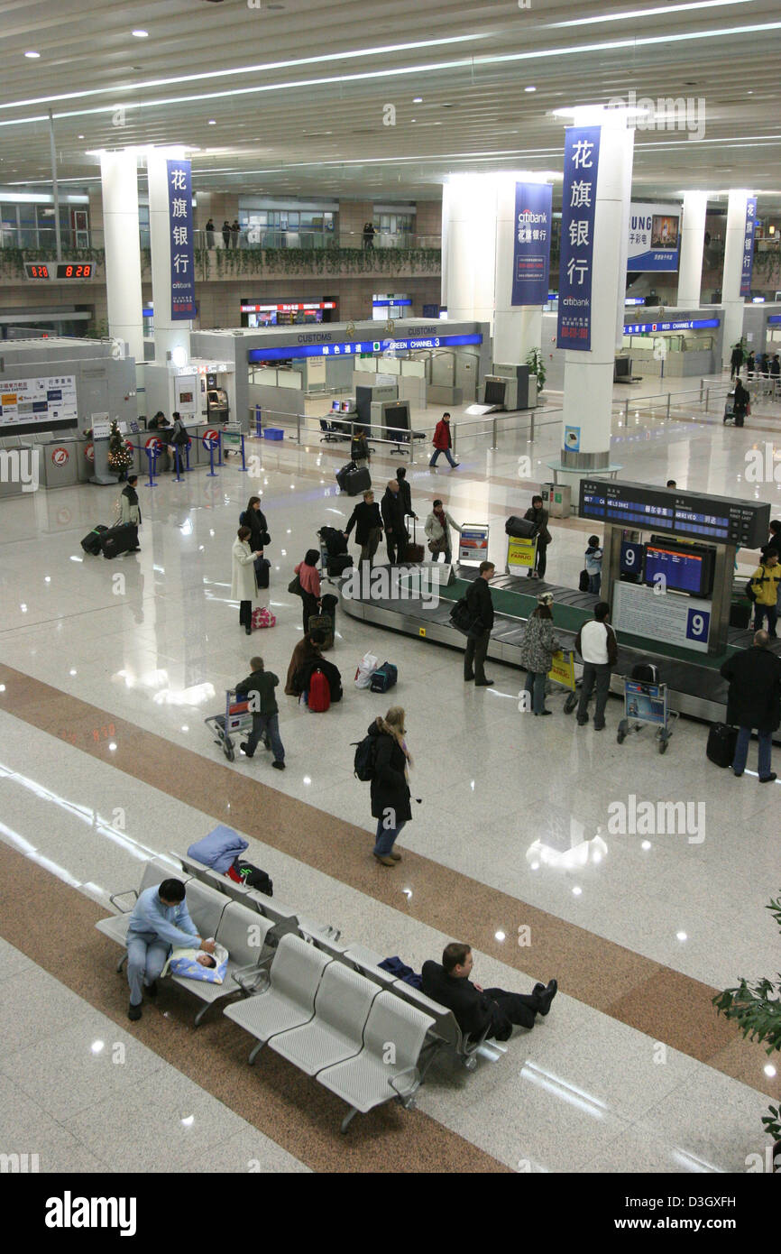 Shanghai airport departures hi-res stock photography and images - Alamy