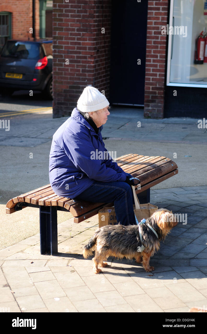 Old lady sat on bench hi-res stock photography and images - Alamy