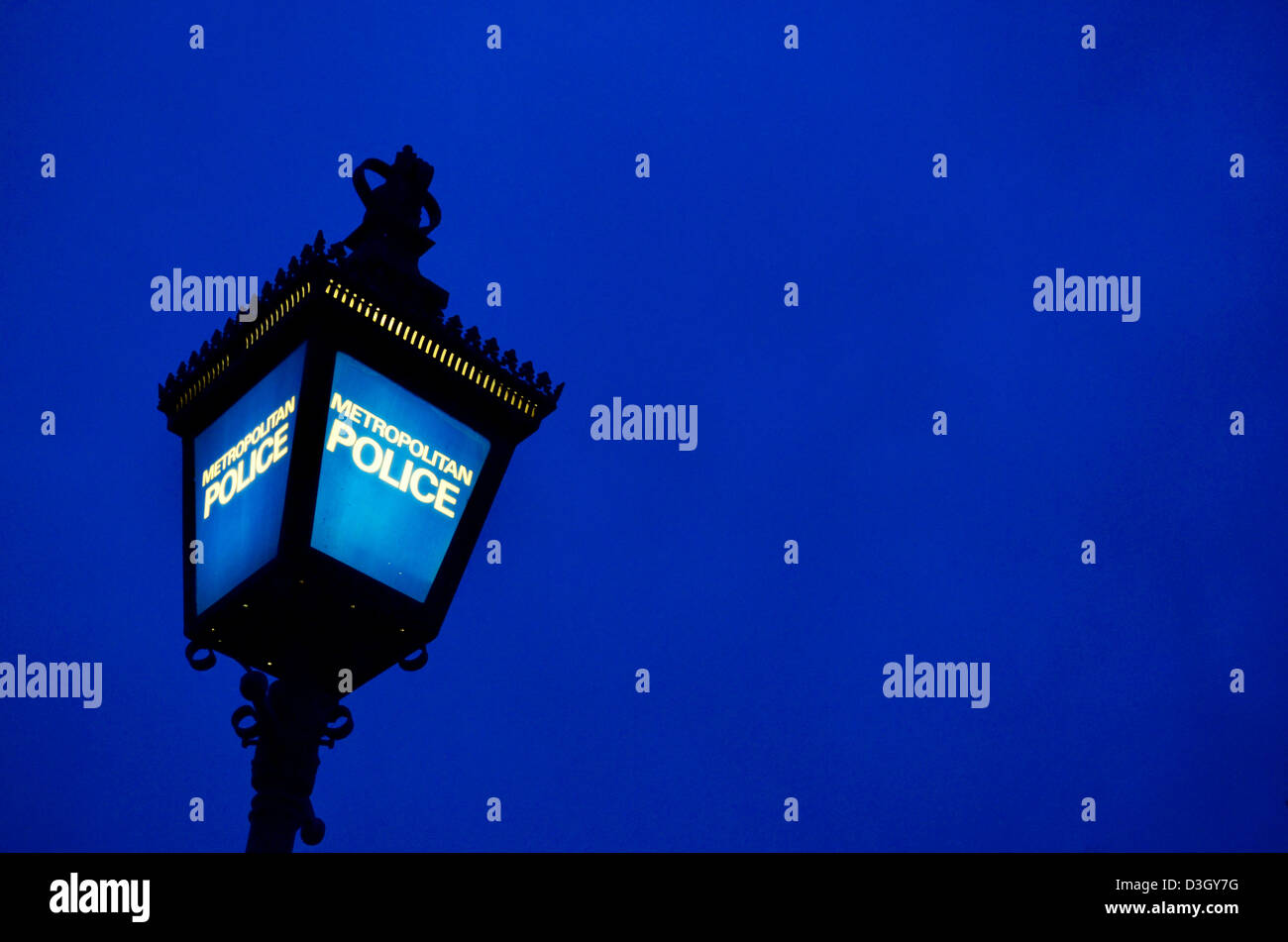 Police station blue lamp hi-res stock photography and images - Alamy