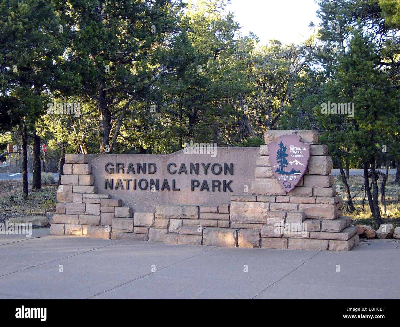 Sign welcome greeting entrance admission photo family hi-res stock ...