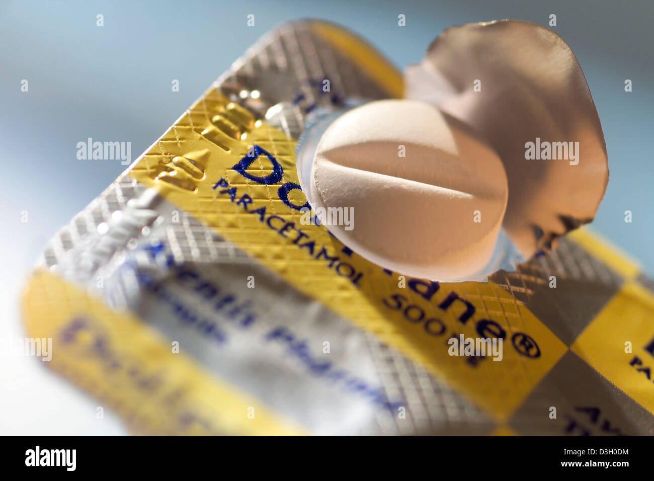 Doliprane pills hi-res stock photography and images - Alamy