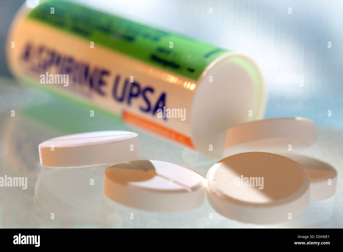 Painkiller effervescent tablet painkillers hi-res stock photography and ...