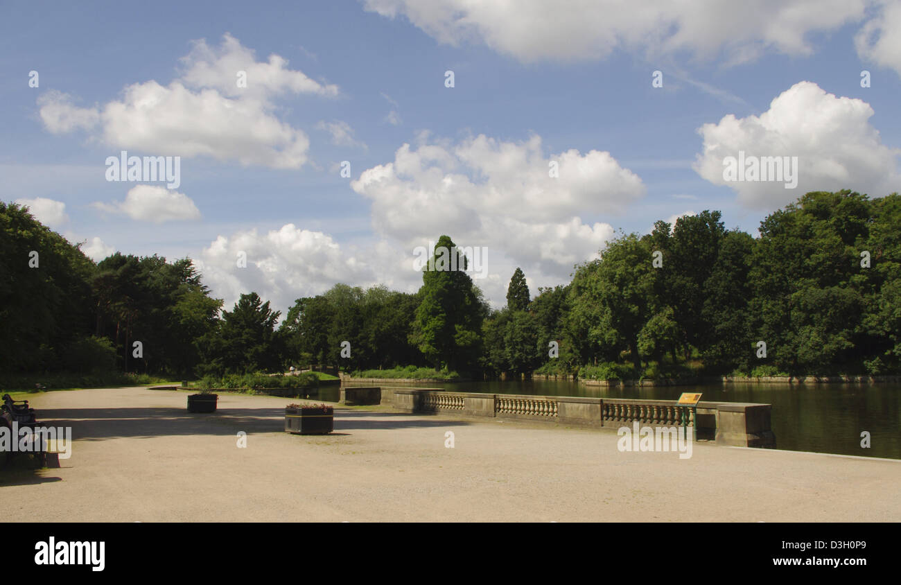 Nottingham University grounds Stock Photo - Alamy
