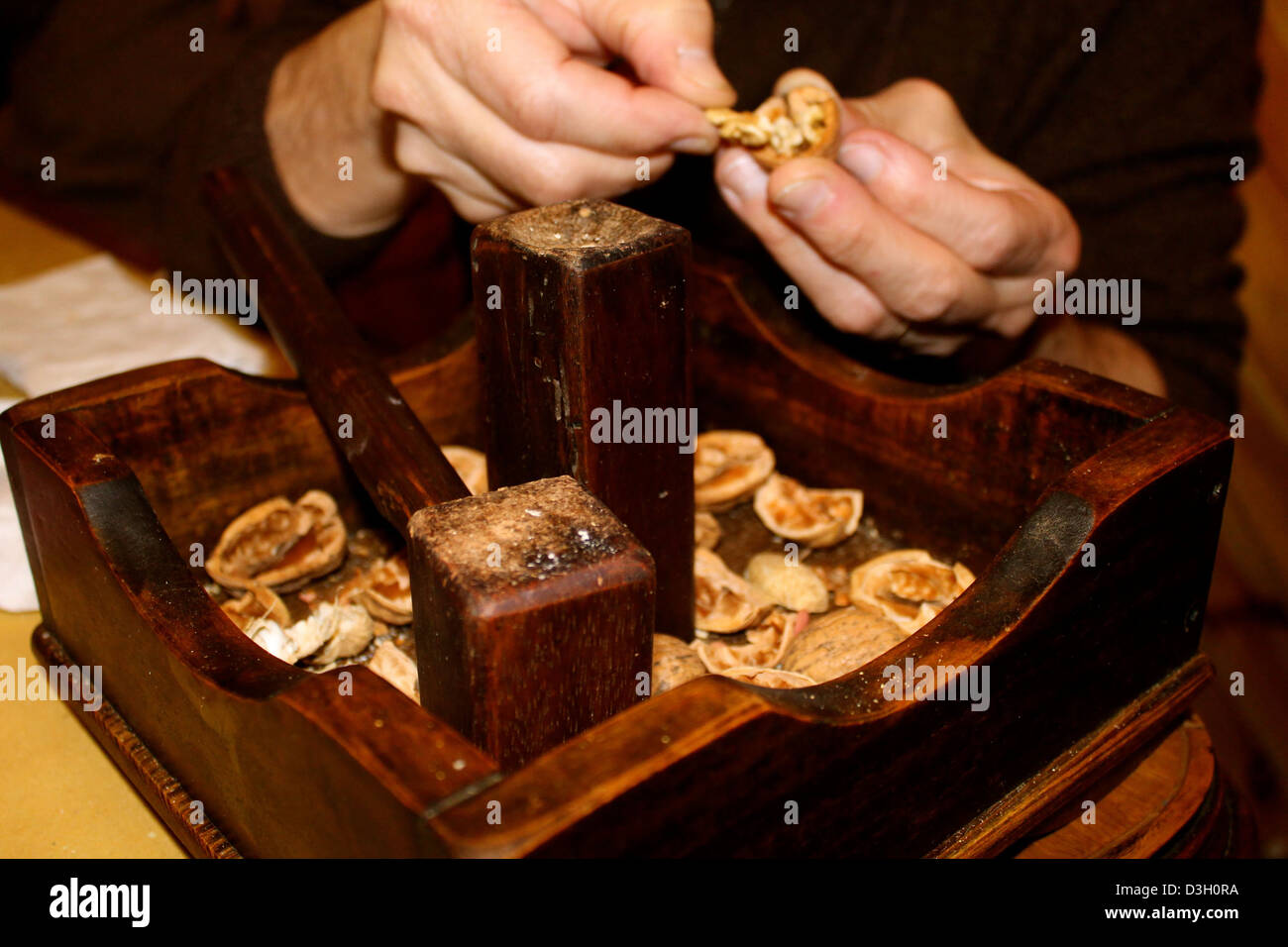 Walnuts shells hi-res stock photography and images - Alamy