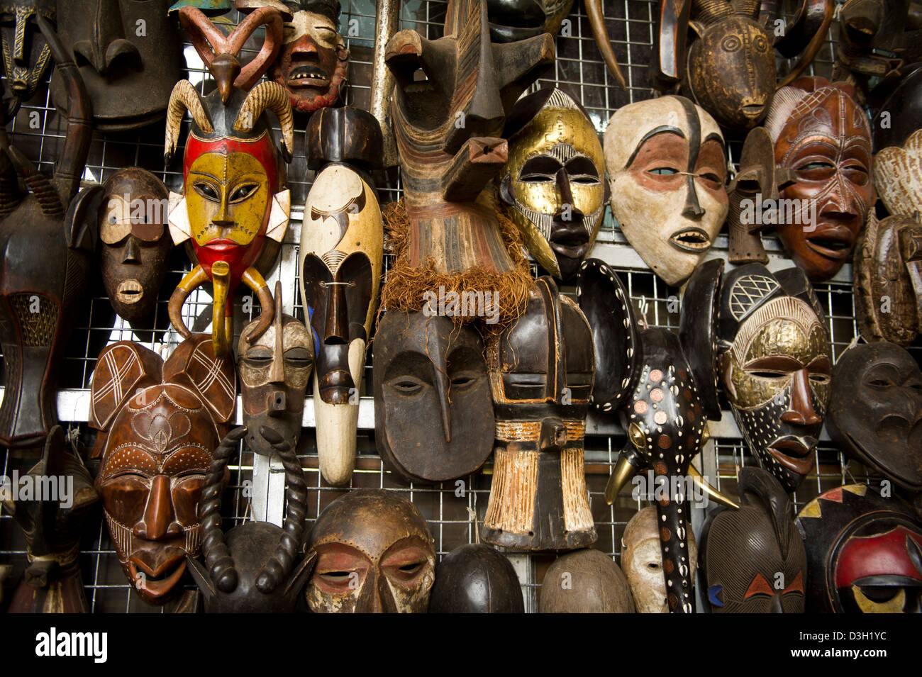 Craft shop, City market, Nairobi, Kenya Stock Photo - Alamy